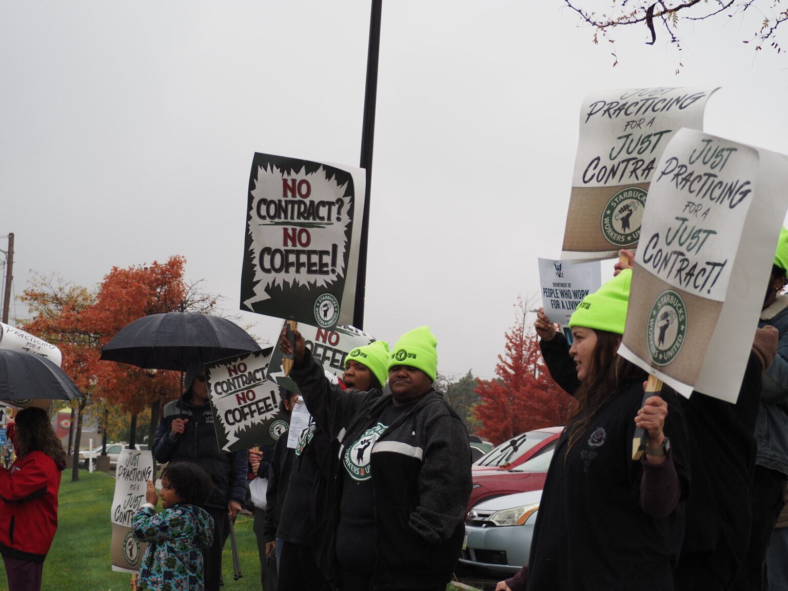 Unionized Starbucks workers rally in Des Moines ahead of potential ...