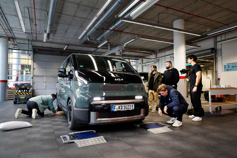 기아 PV5, 1회 충전 693km 주행…기네스 세계 기록