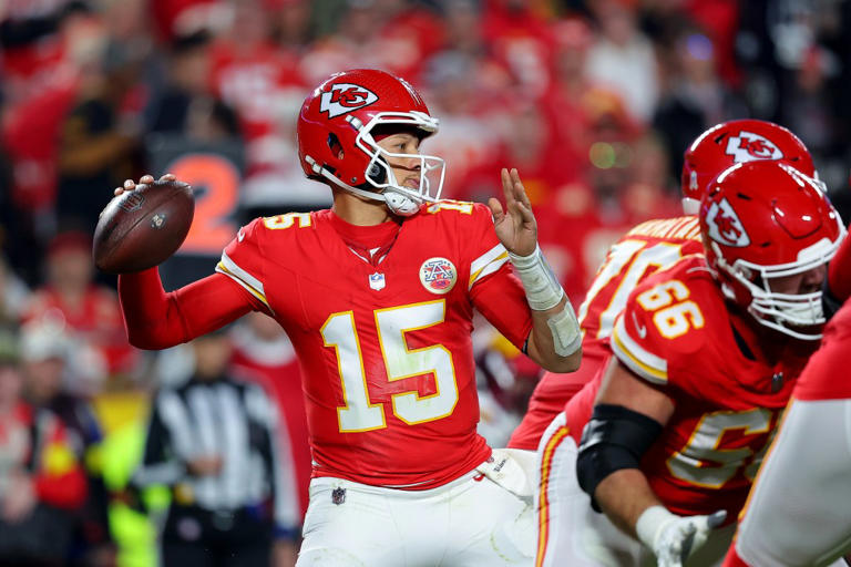 Troy Aikman takes dig at referees’ treatment of Patrick Mahomes