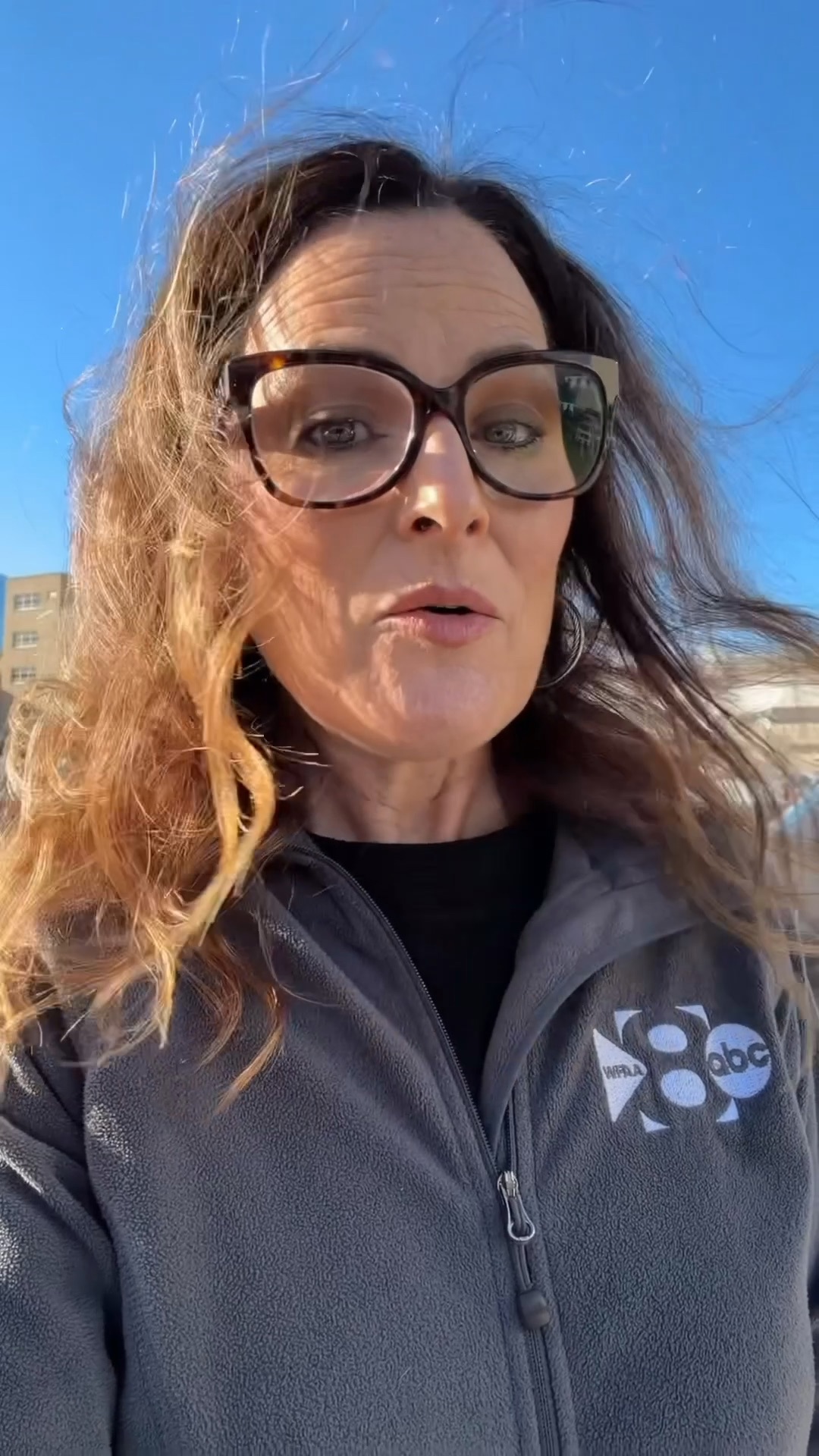 Wind picking up across North Texas ahead of cold front