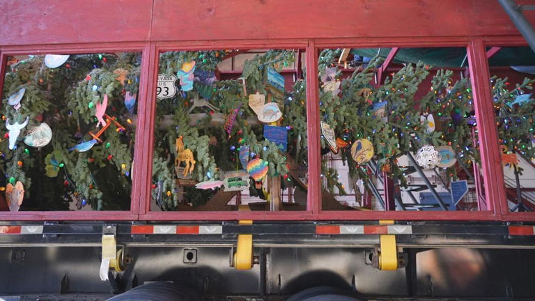 PHOTOS: Nevada’s Silver Belle sets the stage for a tree-mendous Capitol ...