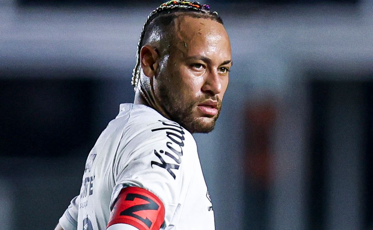 Neymar receives key update from Santos president on his future ahead of ...