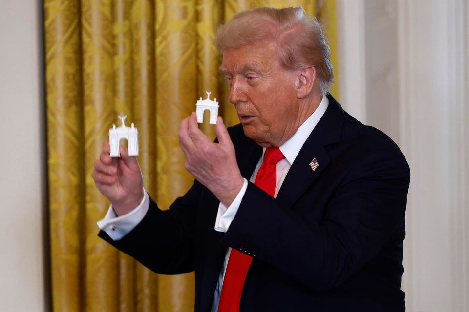 White House Fires Entire Fine Arts Board In Charge Of Reviewing ...