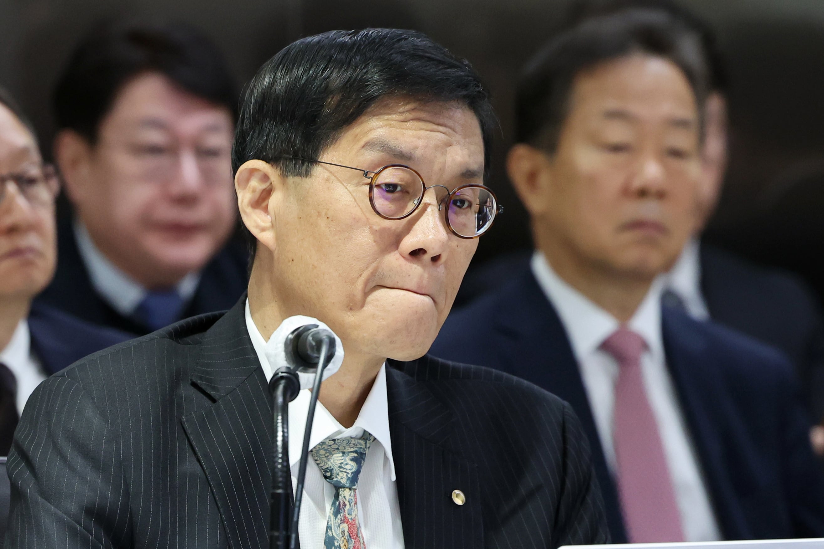 Bank of Korea Governor Says Growth May Exceed 1%