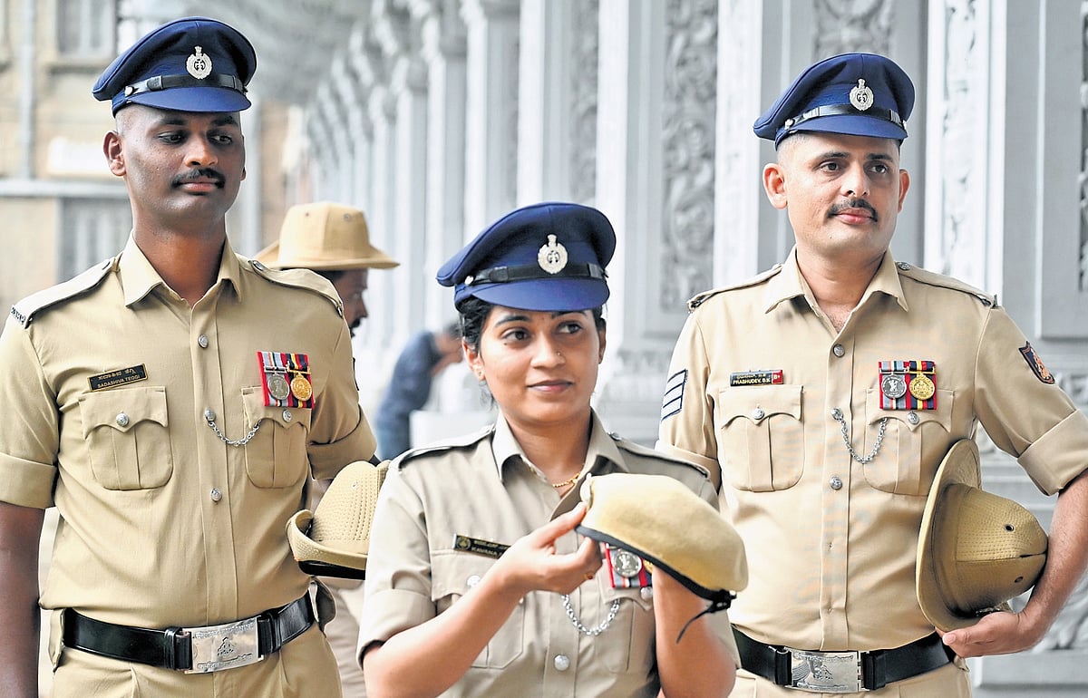 Slouch hat era ends, it’s time for navy blue peak caps for constabulary