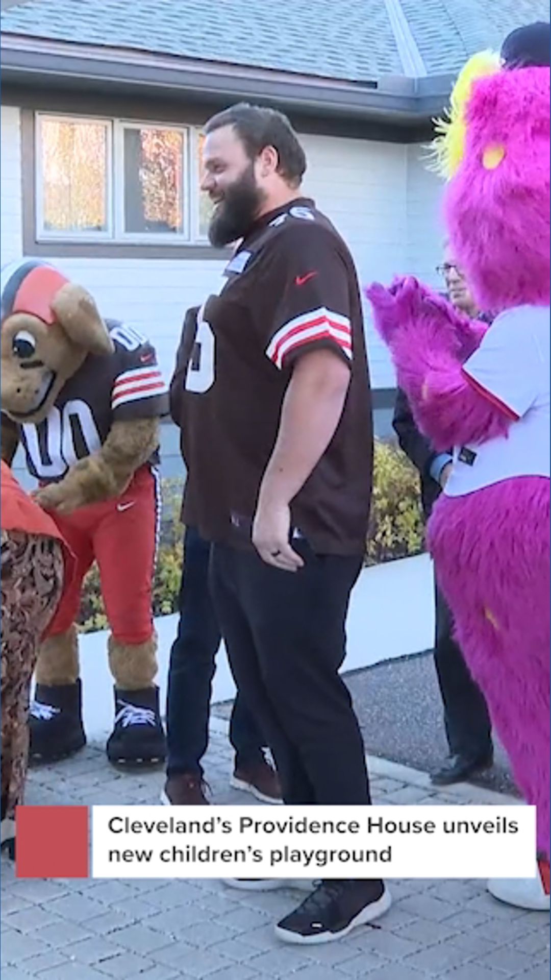 Cleveland Browns LG Joel Bitonio helps unveil new children's playground ...