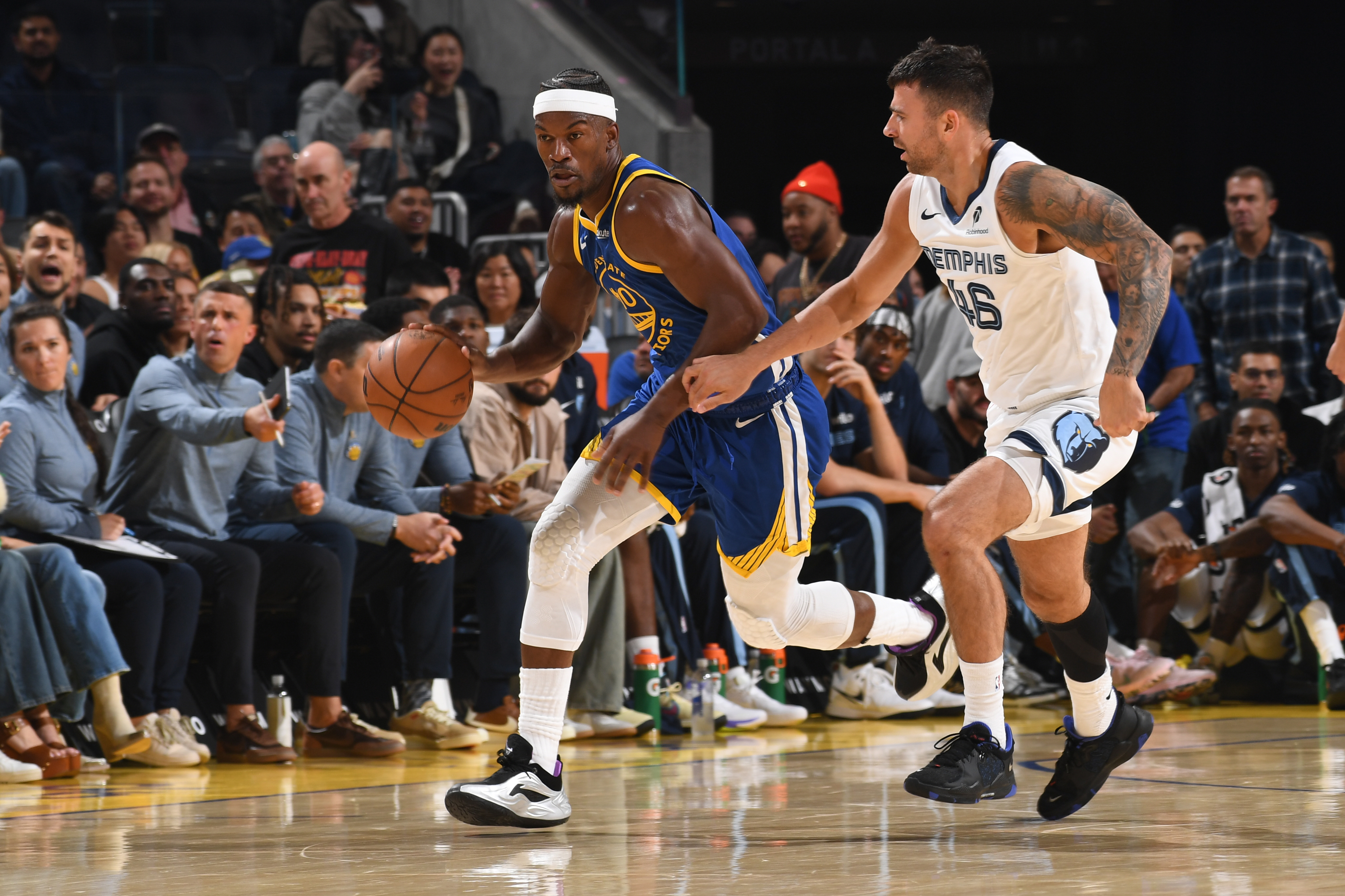 Warriors lock down Clippers in 98-79 win