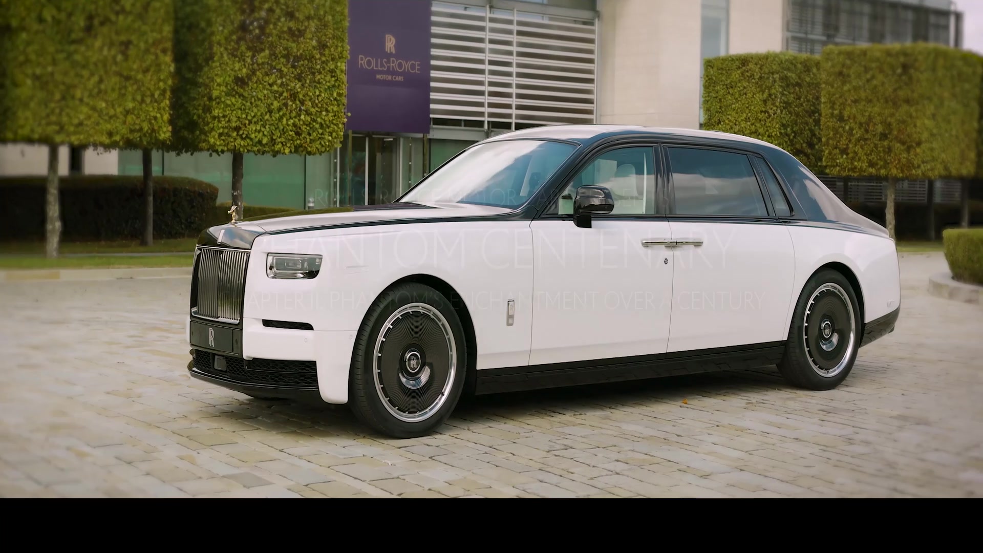 Rolls-Royce Phantom Centenary - Chapter II - Phantom's enchantment over a century