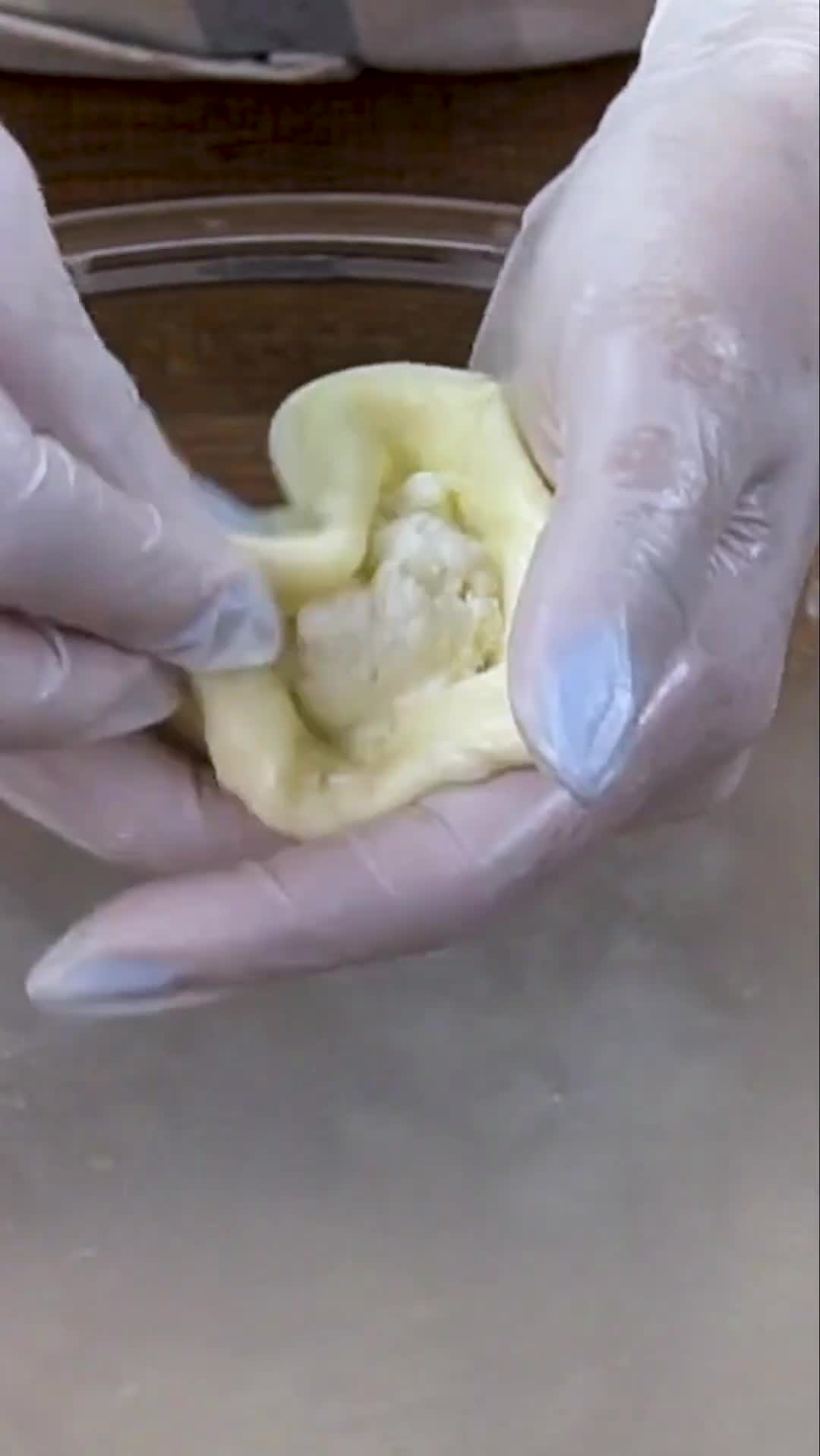 Coloquei na água fervente e fiz o queijo mais chique de todos! (FÁCIL ...