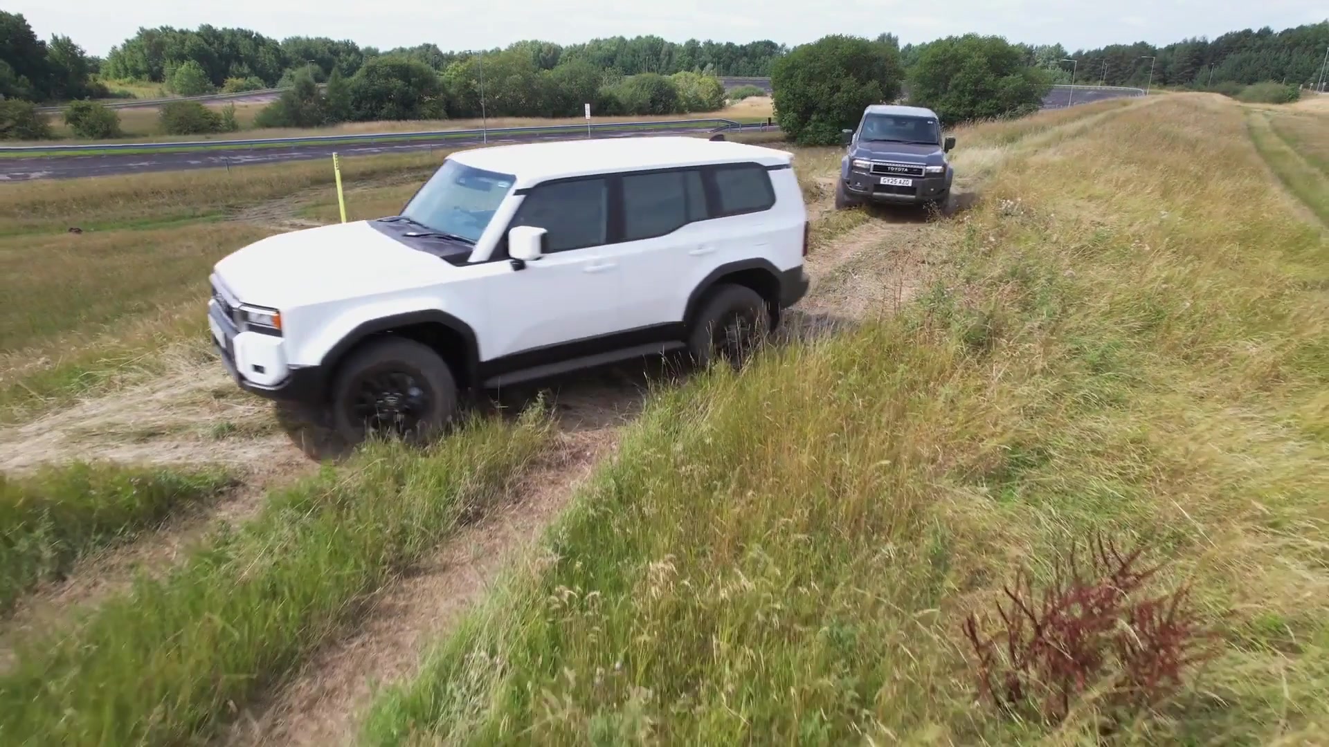 Land Cruiser Commercial Off-road Driving