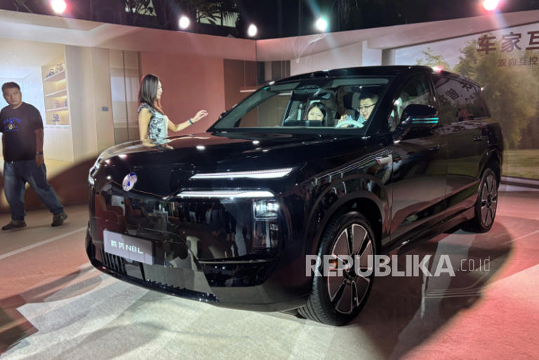 Denza N8L Resmi Meluncur, SUV Enam Penumpang Mewah untuk Keluarga Modern