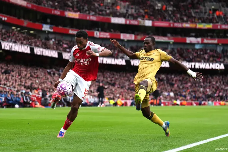 Rondom Ajax: Lof voor Weghorst 'die alle klappen opvangt'