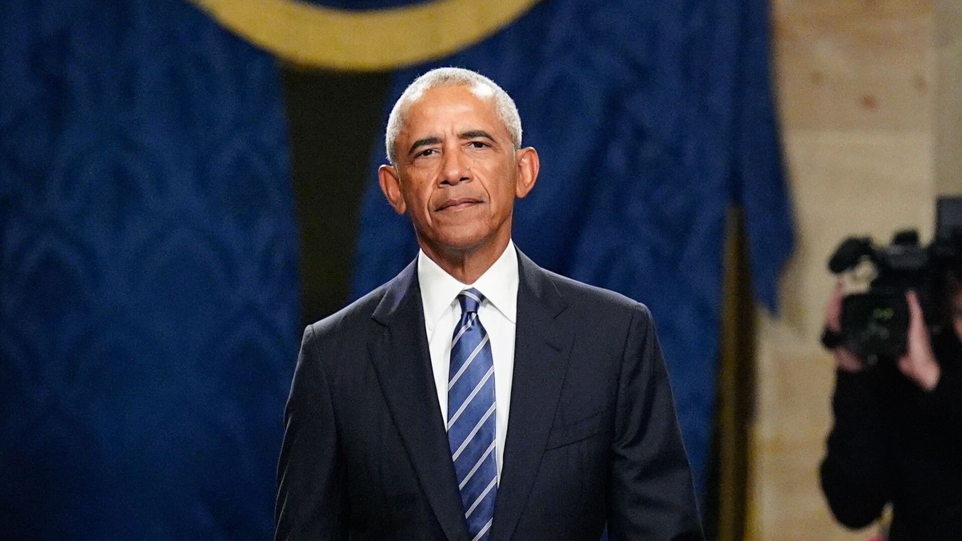 Obama under fire for not backing black Virginia governor candidate