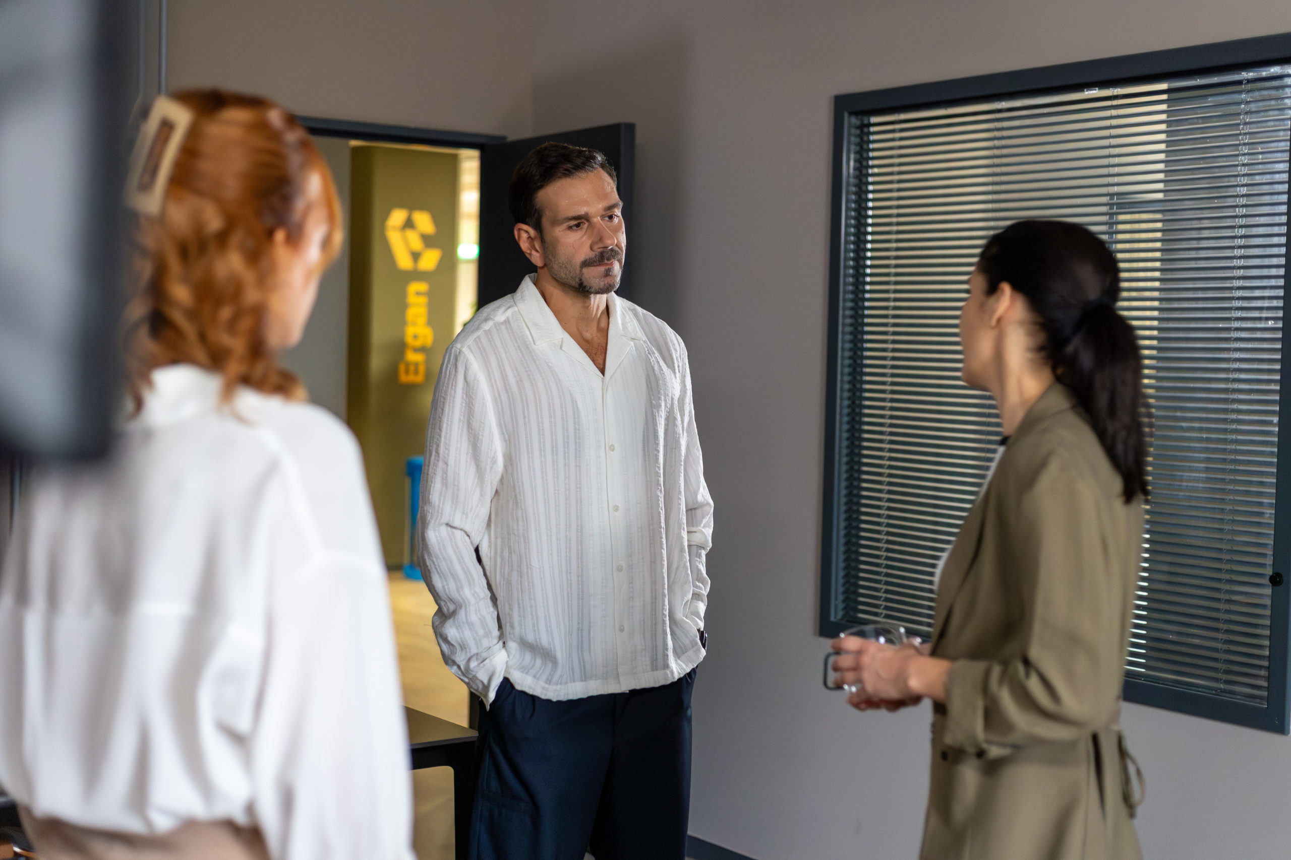 Μια νύχτα μόνο: Νέες backstage φωτογραφίες από τα γυρίσματα