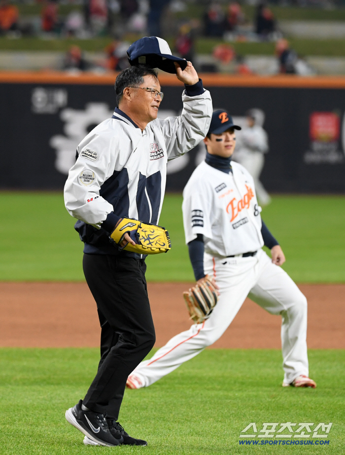 Old Dae-sung Cho Kyung-taek Eagles winning battery