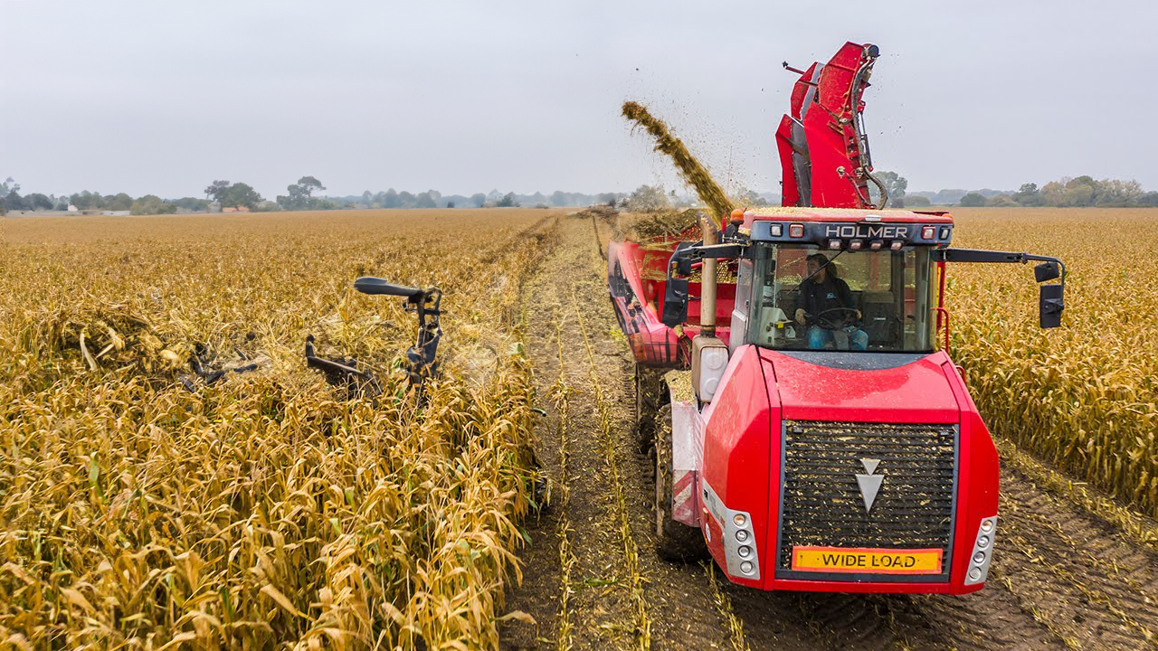 John Deere 7930 with 6 meter incorporator