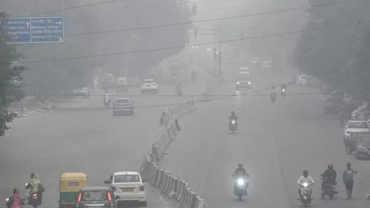 Delhi cloud seeding failed to bring rain due to low moisture, says IIT ...