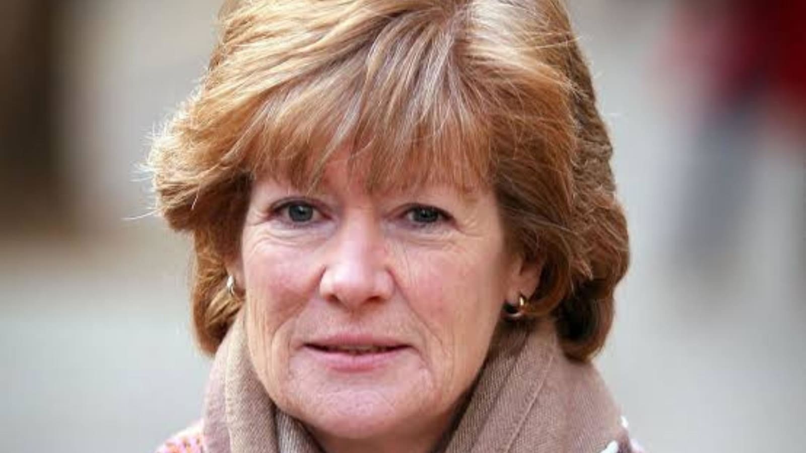 Princess Diana's Sister Lady Sarah McCorquodale Suffers Serious Riding ...