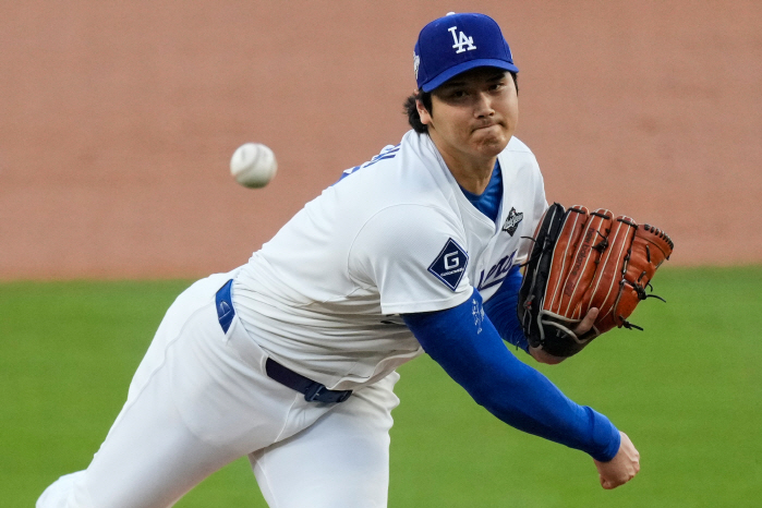 This is stress! 9th base in 18 innings → 17 hours later → 93 pitches → ...