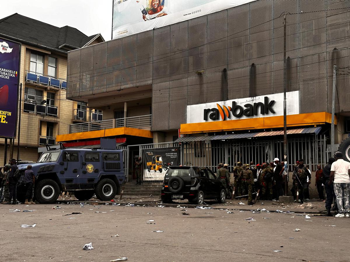 Le hold-up de la place Victoire et l’énigme des 10 500 dollars