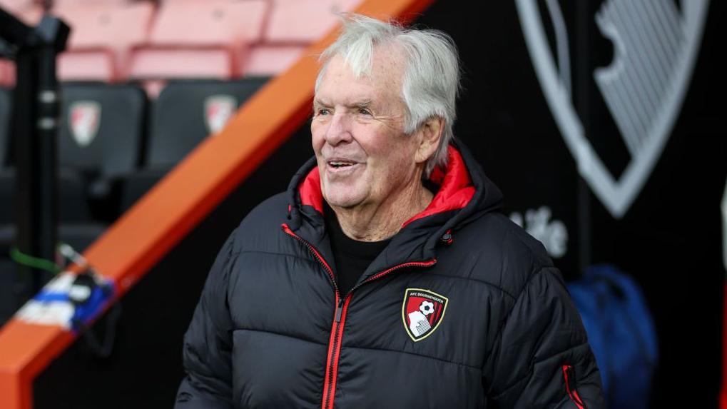 Bournemouth 'advance' as Foley pays a visit
