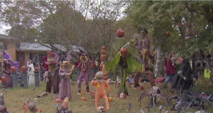 Upstate home draws crowds with over 300 Halloween decorations