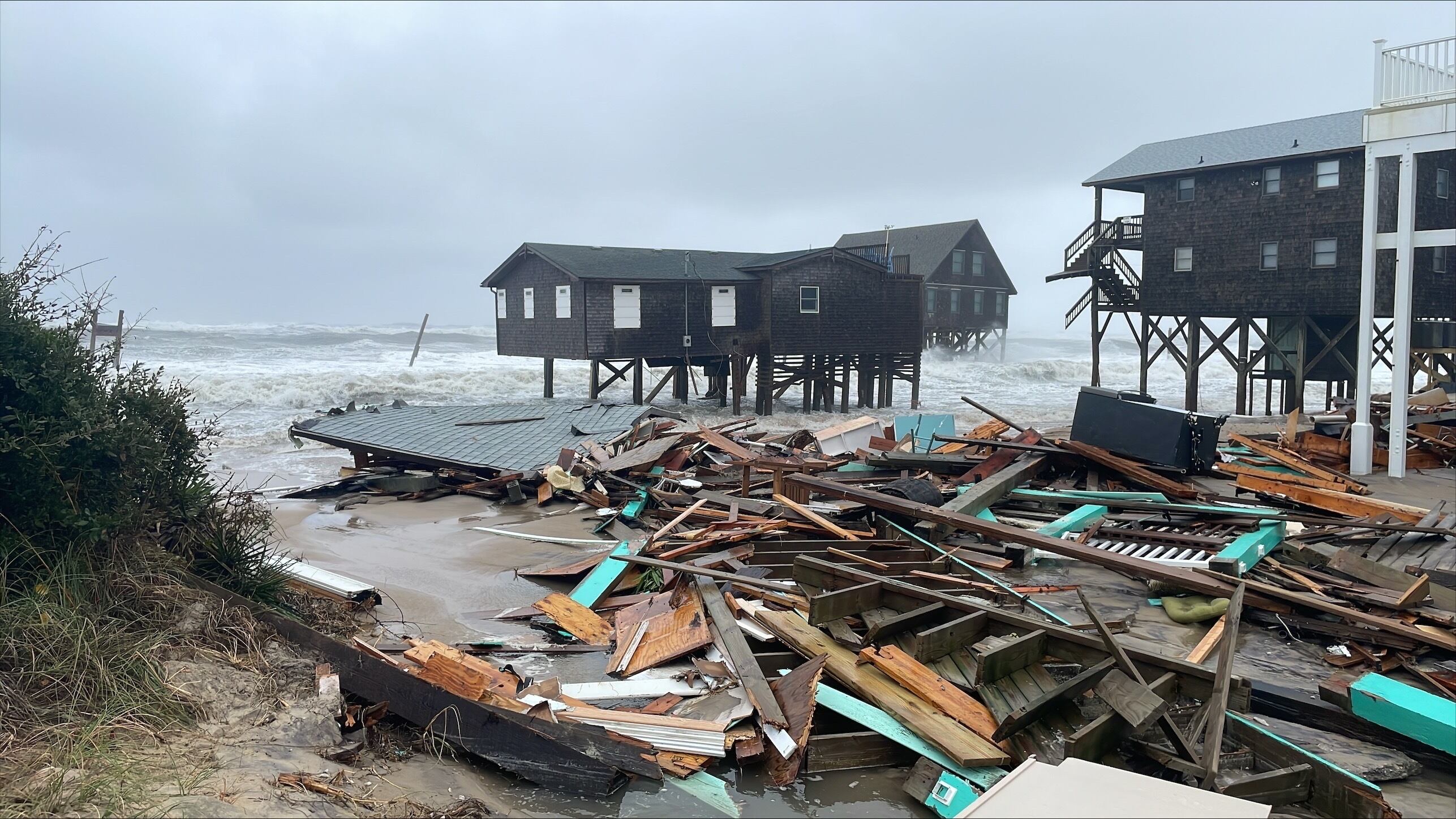 More homes along the Outer Banks collapse into Atlantic Ocean