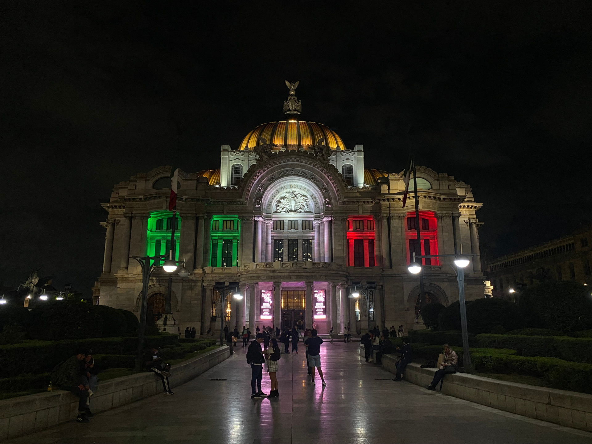 Walking alone at night: These countries feel the least safe