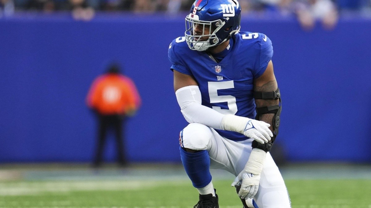 NFL: The 'Quarterback Hunter' is Off-Limits; Giants Turn Down Offers ...