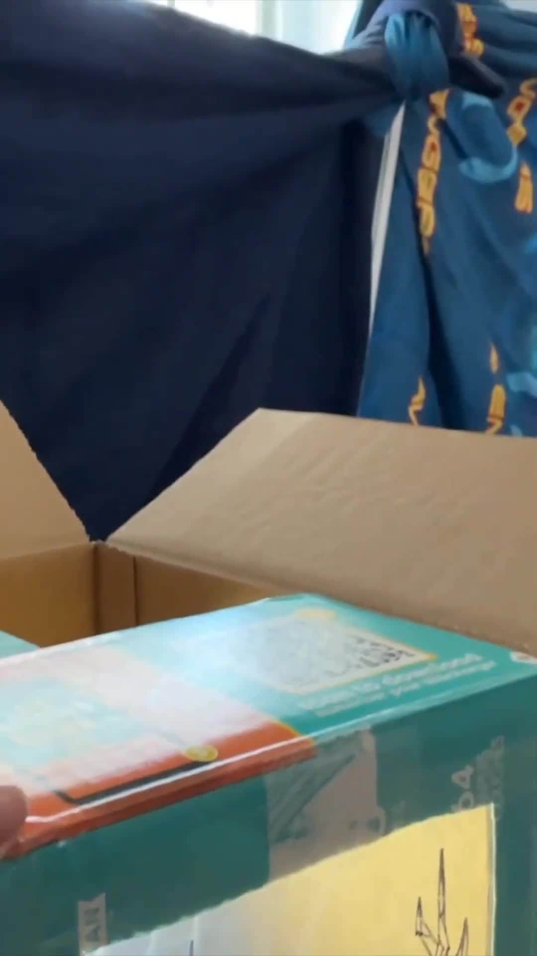 Don’t throw away that cardboard box just yet 📦 🙅‍♀️🚫