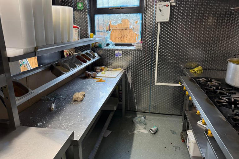 Window smashed and money stolen in Cambridge restaurant break-in