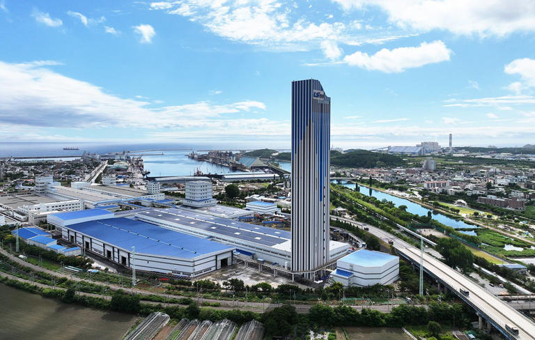 LS Group Pursues Large Orders with HVDC Transformer Know-How