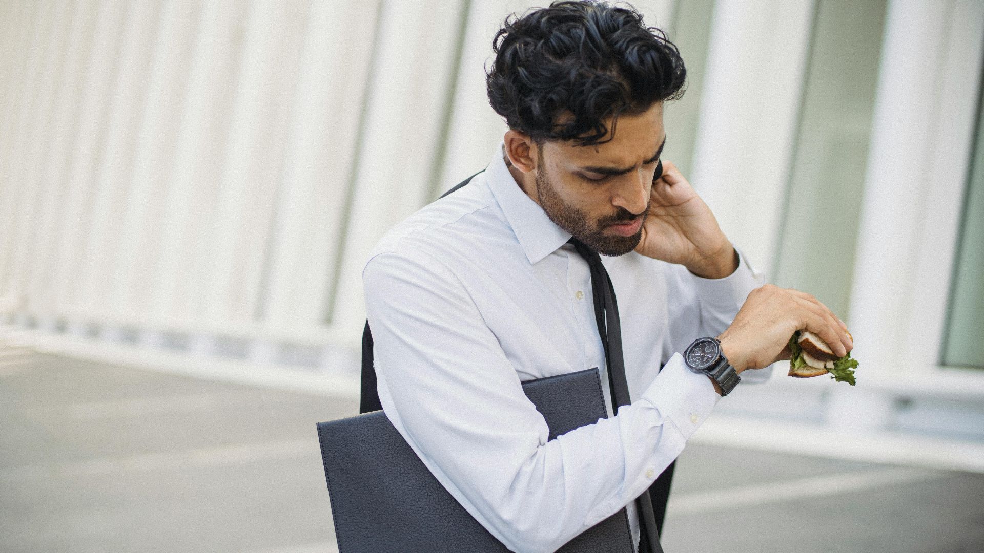 10 Eating Habits That Ruin Your Metabolism & 10 That Speed It Up