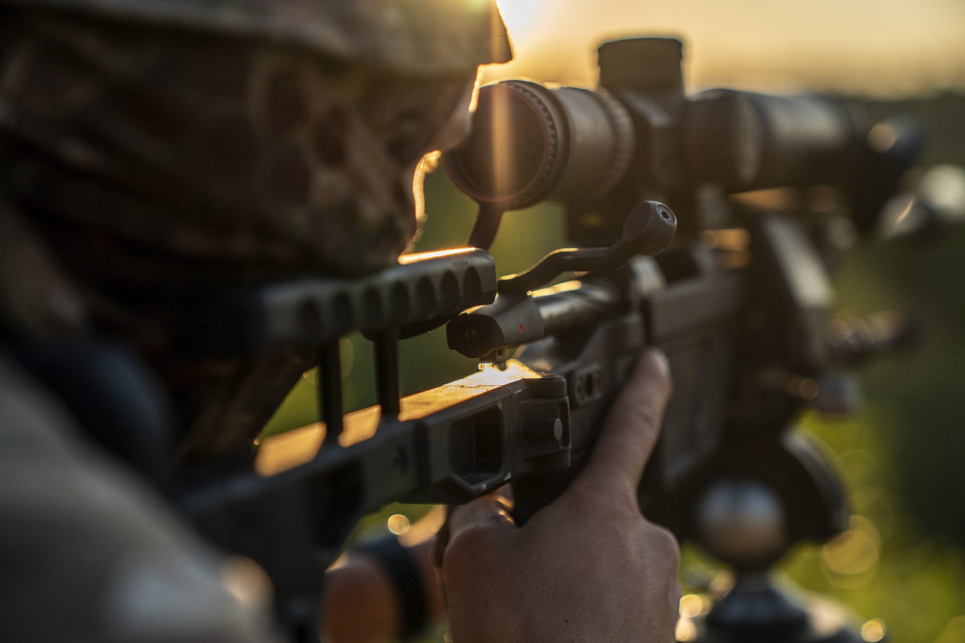 Sniper tactics in Ukraine: the story behind a record shot