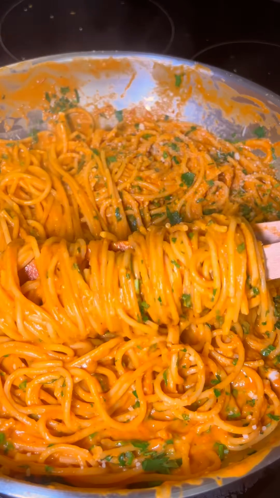 How to Make Vegan Creamy Roasted Red Pepper Pasta