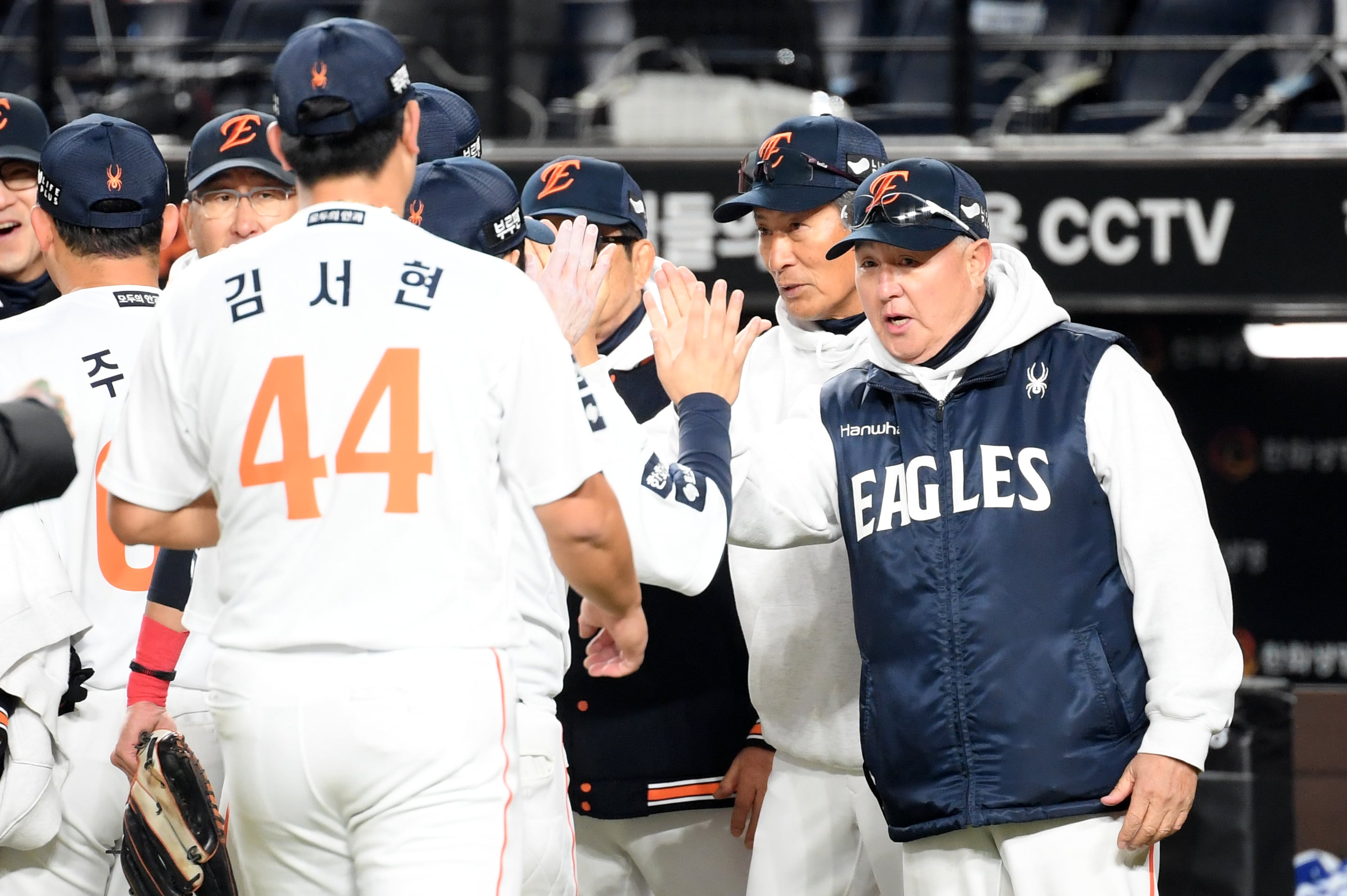 Hanwha Manager Kim Kyung-moon Ends 17-Year Korean Series Drought