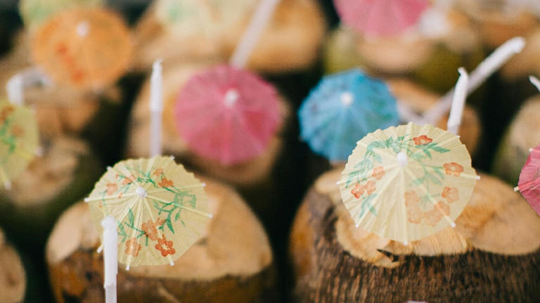 Coconut Water vs Lemon Water: Which hydrates better?