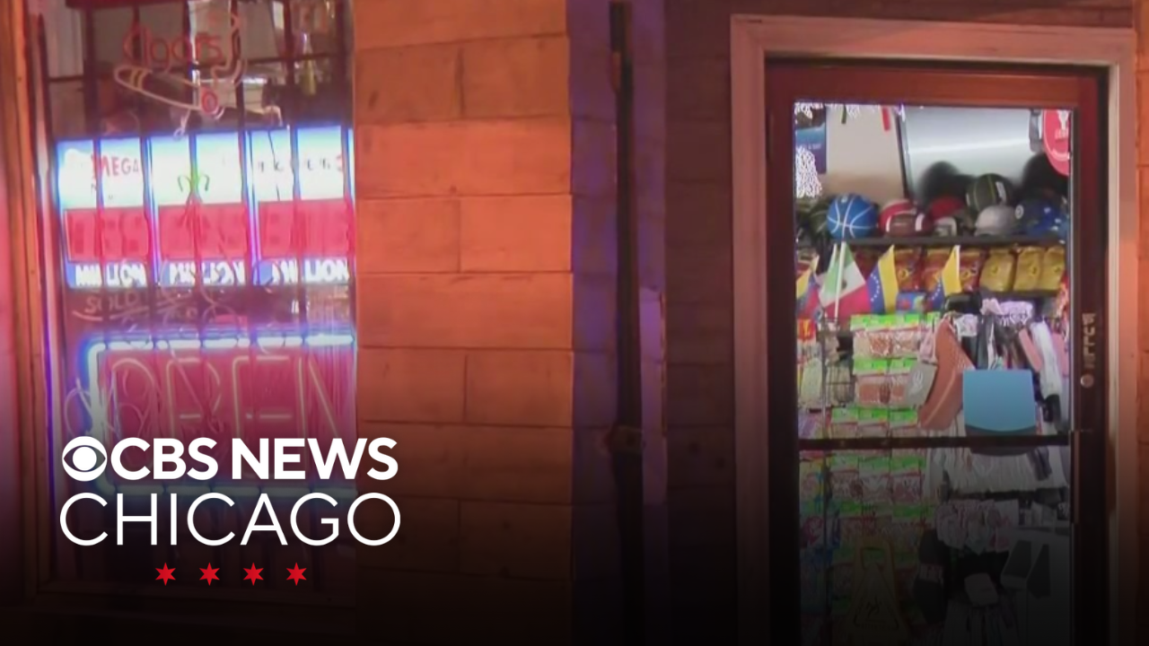 Group of 6 men steal ATM from business on Chicago's West Side