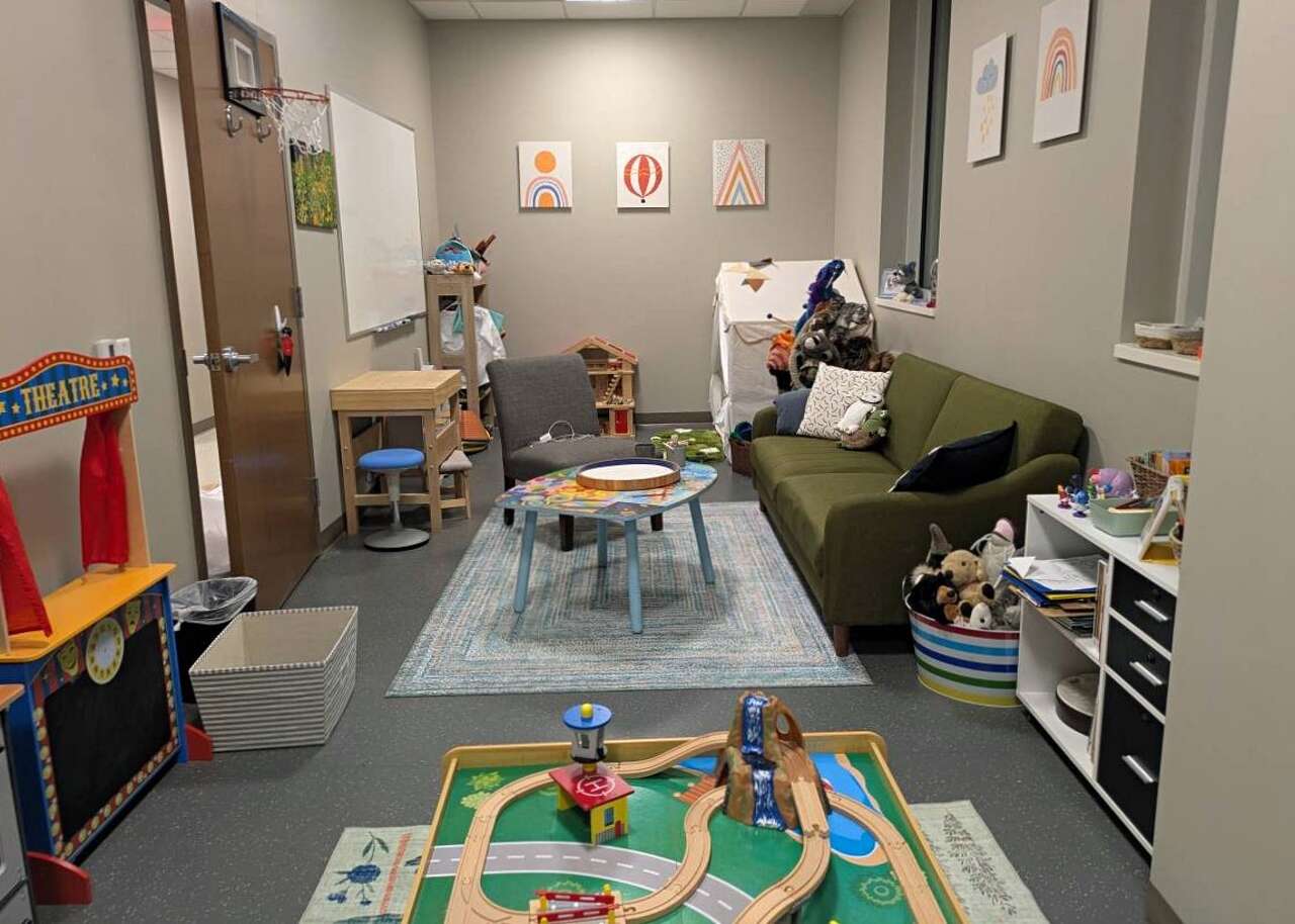 Manistee child advocacy center opens 2 rooms at health center