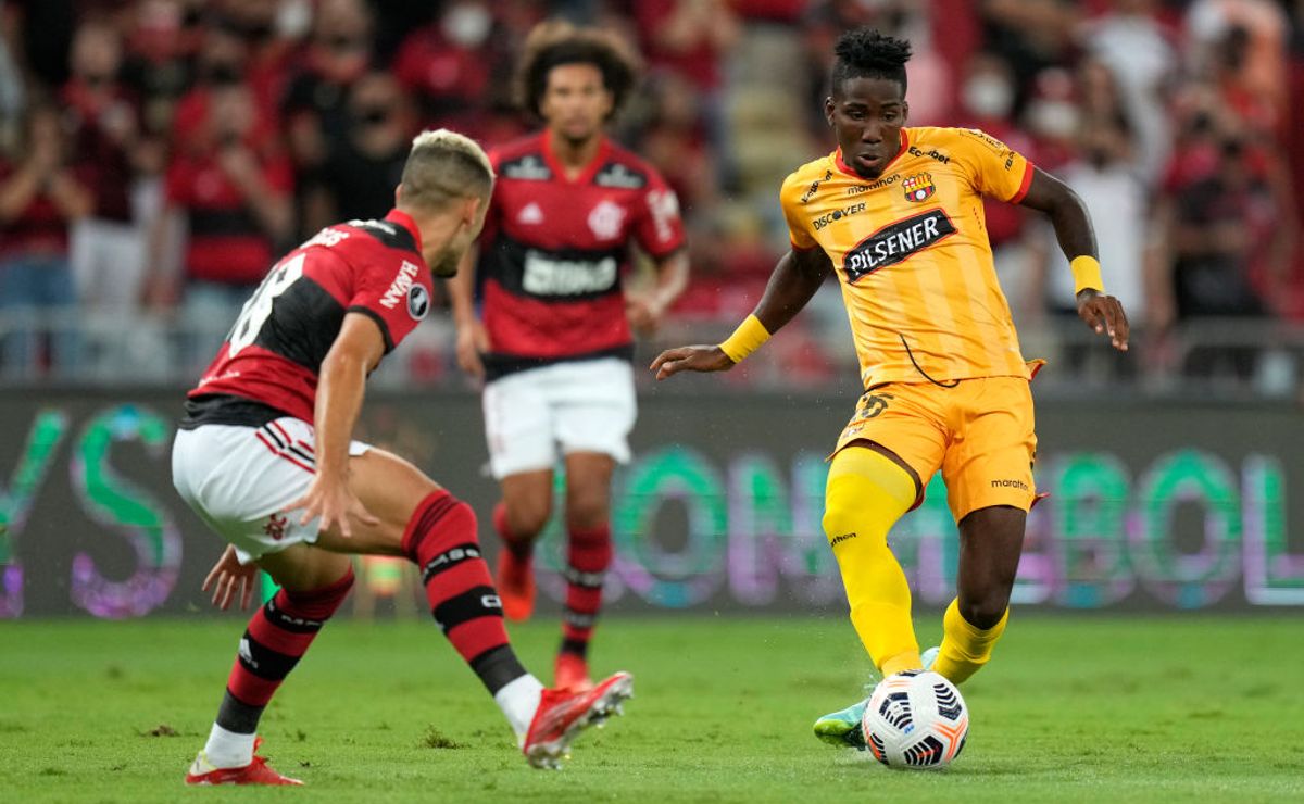 Adonis Preciado sorprende a todos y se ofrece a un grande de LigaPro