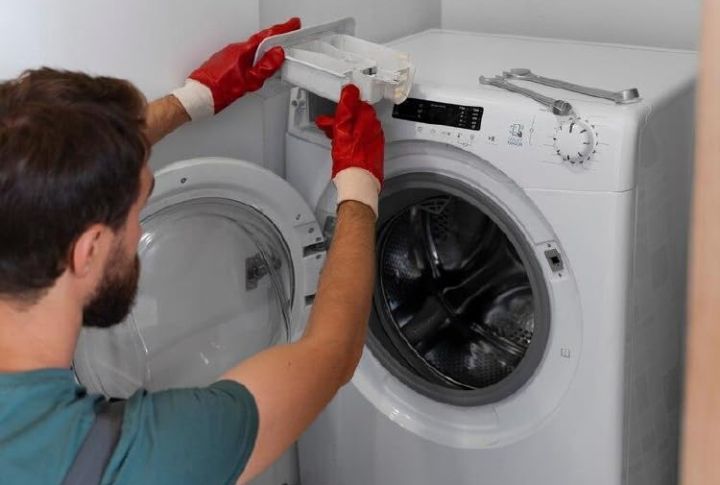 20 Household Jobs Men Don't Bother Doing Anymore