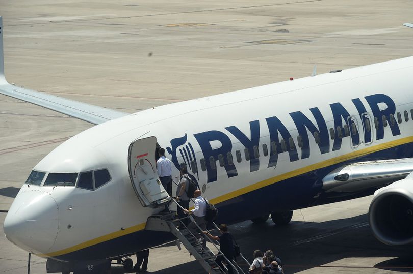 Ryanair cabin crew salaries explained and the truth about those bonus ...