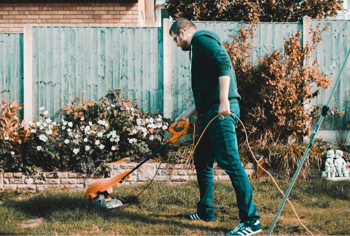 20 Household Jobs Men Don't Bother Doing Anymore
