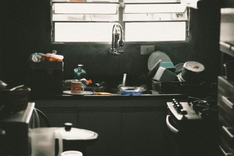 Designers Cringe When They See These 10 Kitchen Décor Mistakes