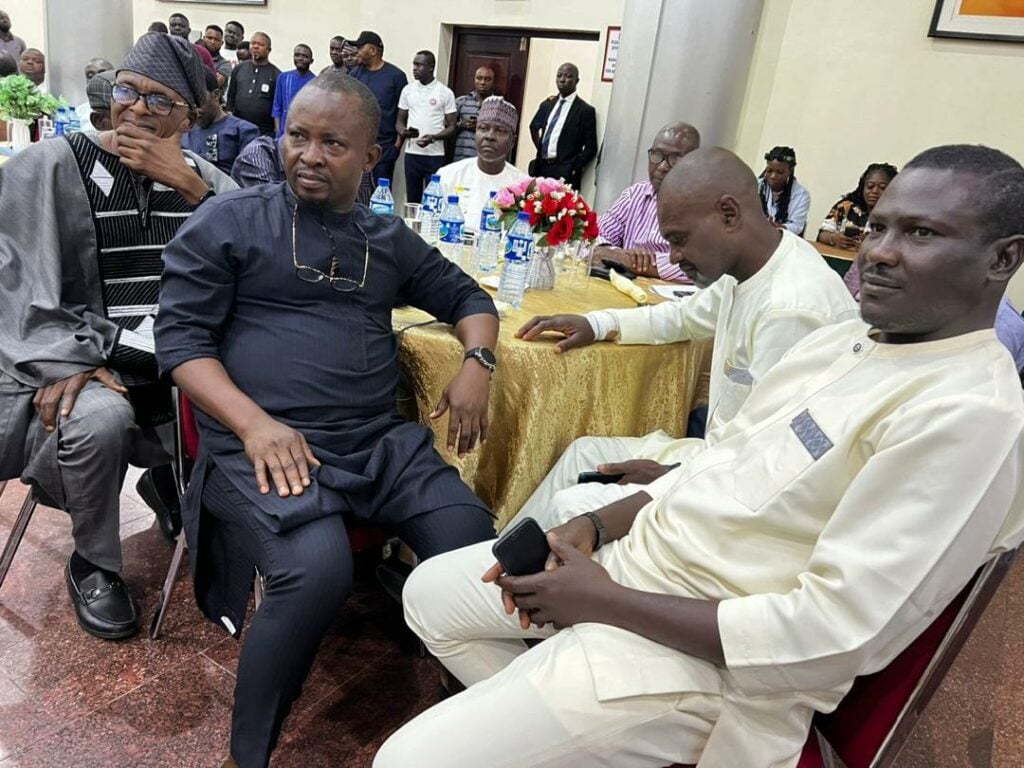 Cross River north PDP bigwigs set to join APC