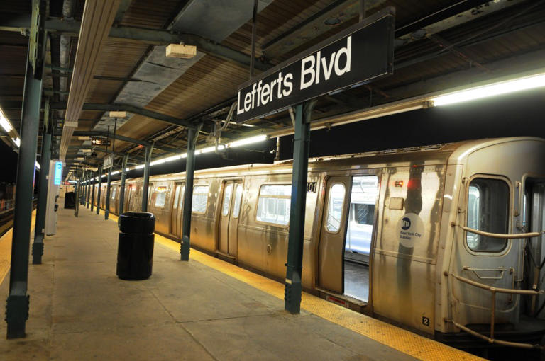 Random attacks in NYC subway leave three injured, including rider ...