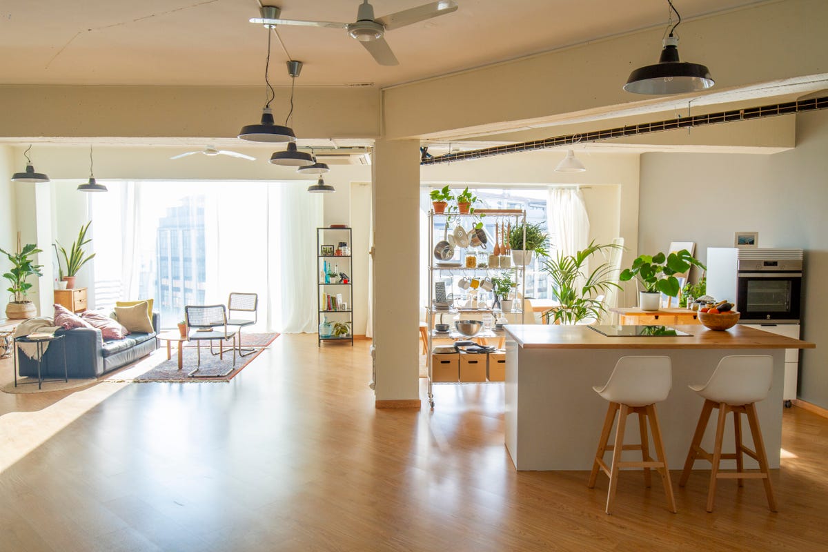 10 surprising things interior designers would never put in their homes ...