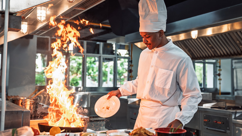 Why Restaurant Kitchens Don't Have Air Conditioners, Even When It's ...