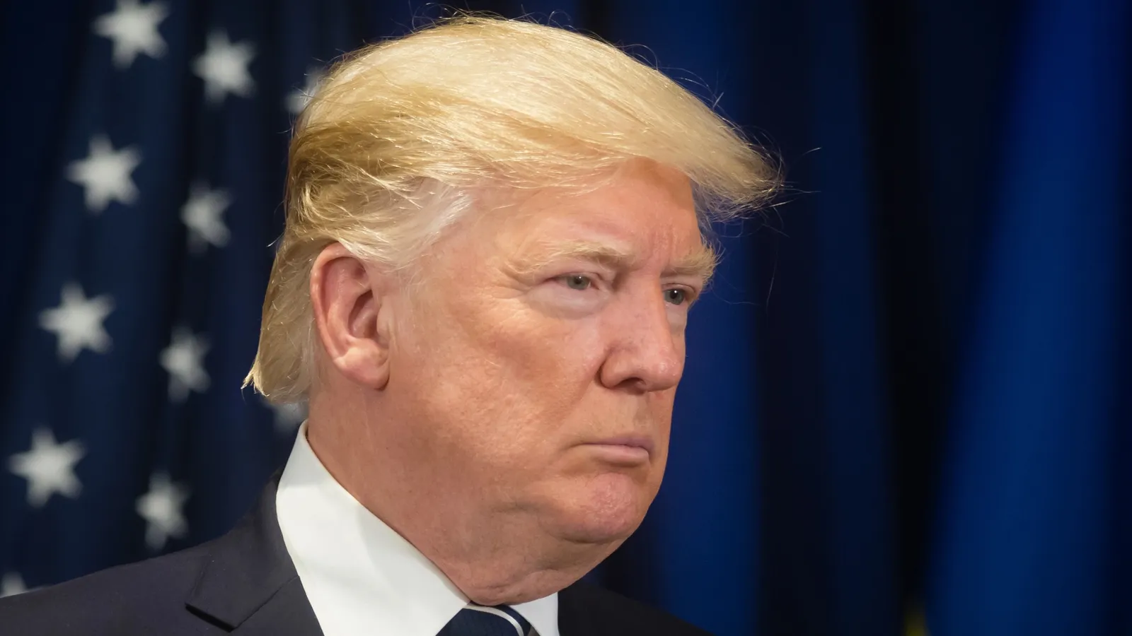 Trump expands U.S. auto-production incentives and imposes 25% truck tariffs