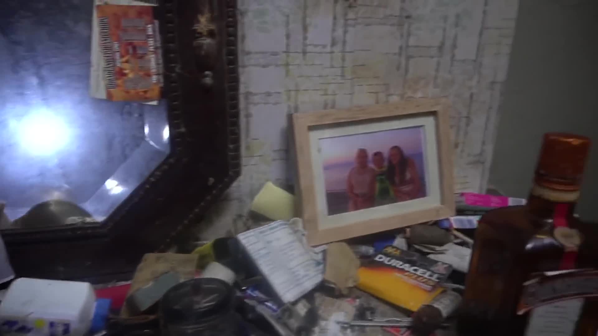 Exploring an abandoned hoarder house filled with rare cars